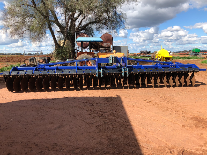 Lot 17 - 8m Guidolin Speed Tiller | AuctionsPlus
