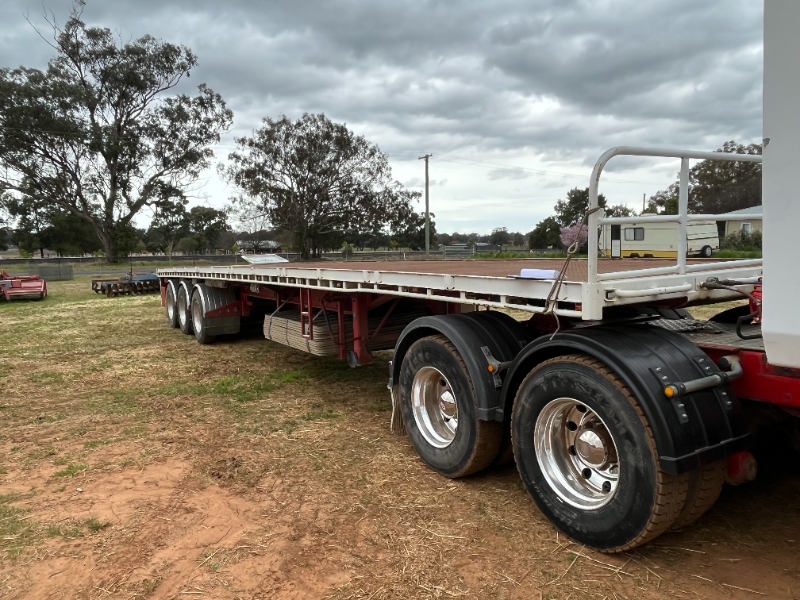 LOT 6 - VAWDREY TRI AXLE TRAILER | AuctionsPlus