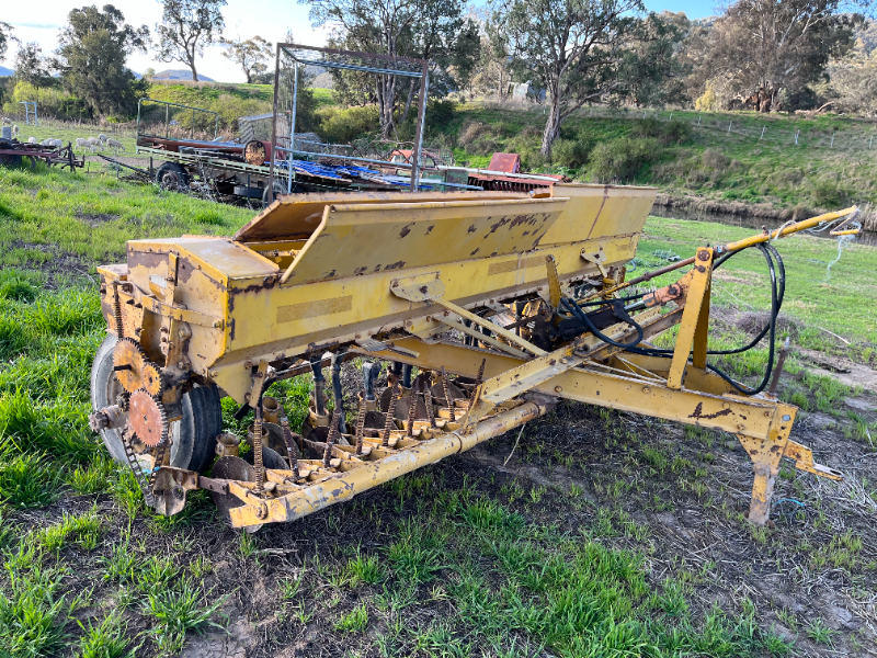 LOT 34 - CONNOR SHEA SERIES 2 DISC SEEDER | AuctionsPlus