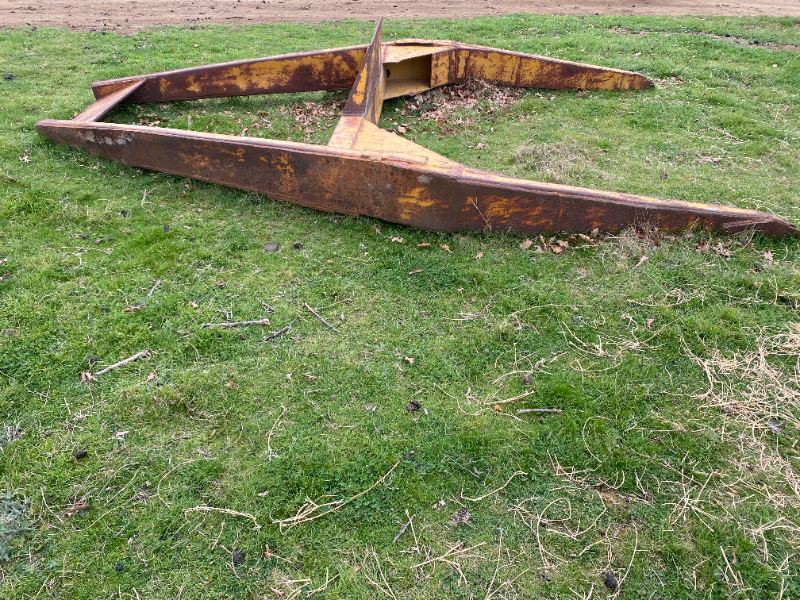 LOT 54 - TREE PUSHER TO SUIT D7E | AuctionsPlus