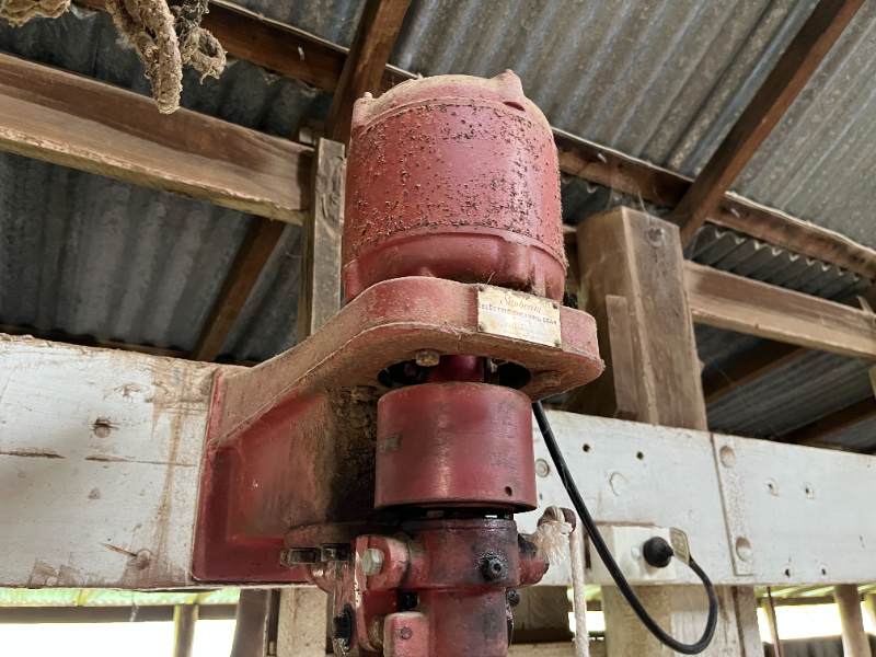 LOT 74 - SUNBEAM OVERHEAD SHEARING PLANT | AuctionsPlus