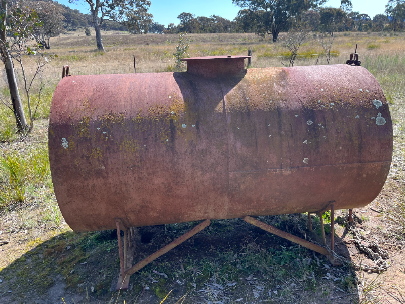 LOT 172 - STEEL WATER TANK | AuctionsPlus