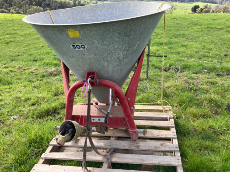 Lot 68 - Silvan 3PL Fertiliser Spreader | AuctionsPlus