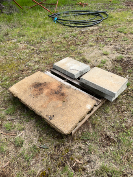 Lot 138 - Concrete Stay Block | AuctionsPlus