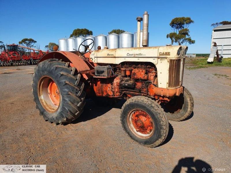 Lot 34 - Case 800 Tractor | AuctionsPlus