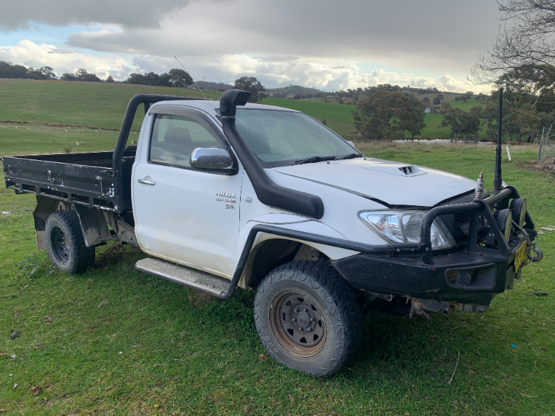 Lot 6 - 2011 Hilux 3.0 D4D SR | AuctionsPlus