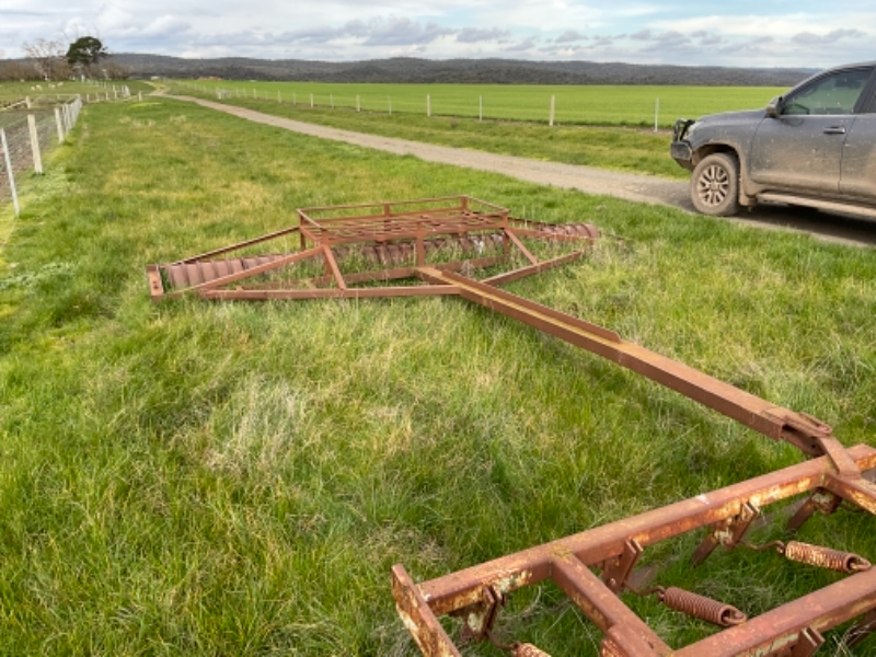 Lot 89 - Furphy Rib Roller | AuctionsPlus