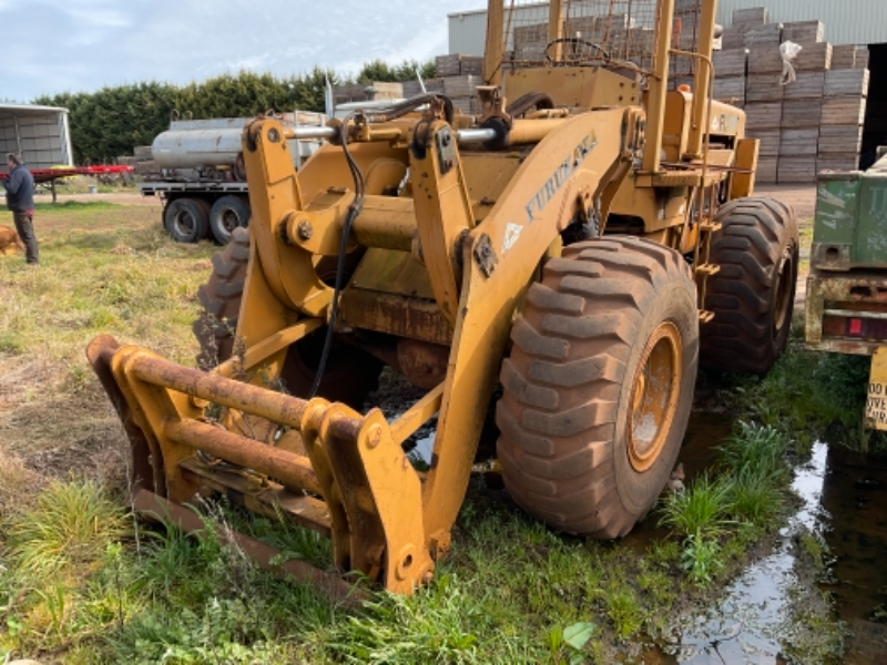 Lot 15 - FL230 Loader | AuctionsPlus