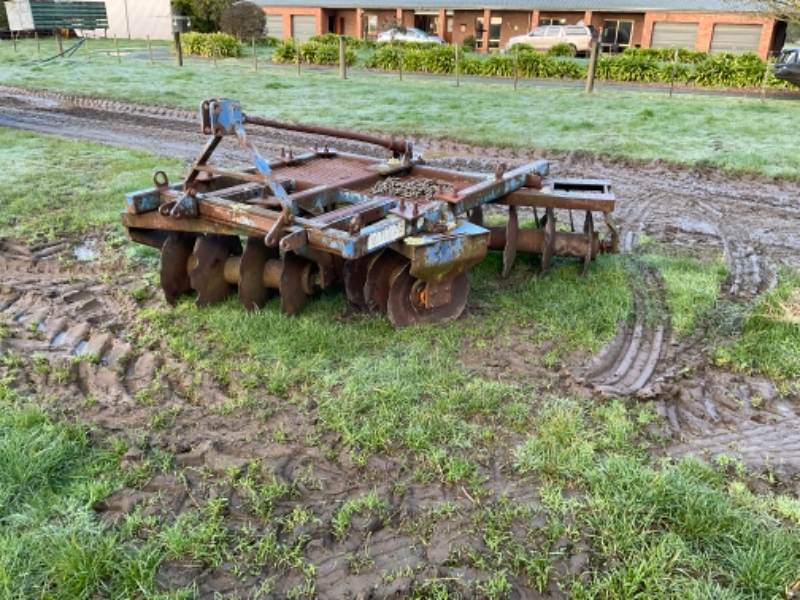 Lot 131 - Grizzly 3PL Offset Disc | AuctionsPlus