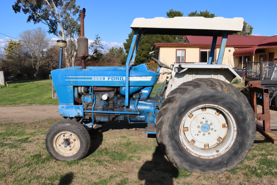 Lot 10 - 1972 Ford 6600 Tractor | AuctionsPlus