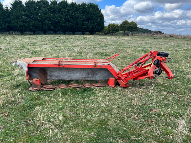 Lot 79 - KUHN DISC MOWER | AuctionsPlus