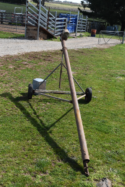 Lot 39 - 12ft Electric Pencil Auger | AuctionsPlus