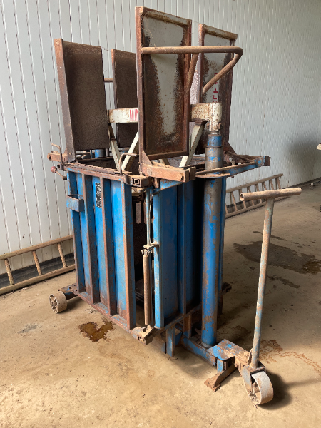 Lot 147 - Lyco Stevlyon Minimatic Woolpress | AuctionsPlus