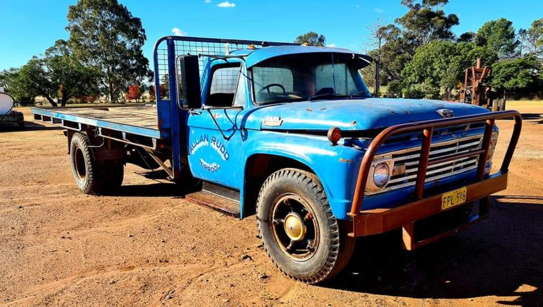 Lot 3 - Ford F700 | AuctionsPlus