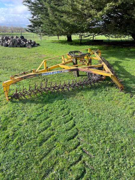 Lot 179 - Phillips Prickle Chain Harrow | AuctionsPlus