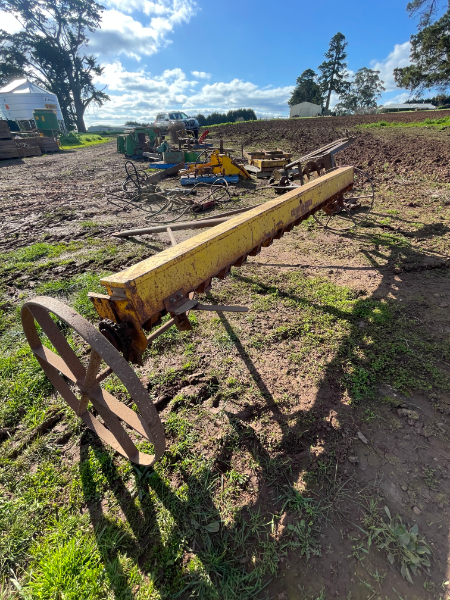 Lot 208 - Connor Shea Seeder | AuctionsPlus