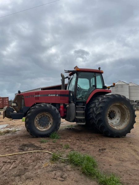 Lot 79 - Case MX270 tractor | AuctionsPlus