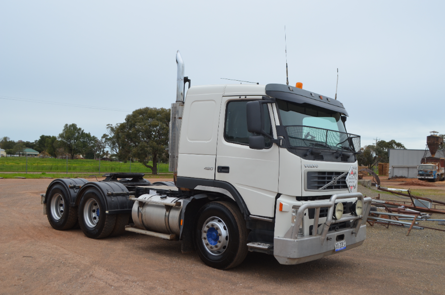 Lot 2 - 2003 Volvo Prime Mover | AuctionsPlus