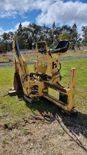 Lot 134 - Tractor 3PL Backhoe Attachment | AuctionsPlus