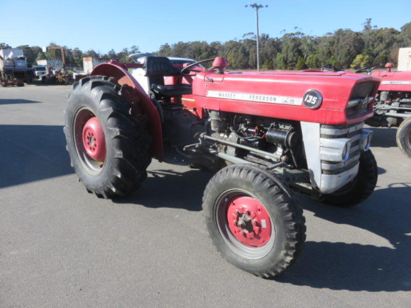 Lot 90 - Massey Ferguson 135 3cyl Tractor - 5594hrs | AuctionsPlus