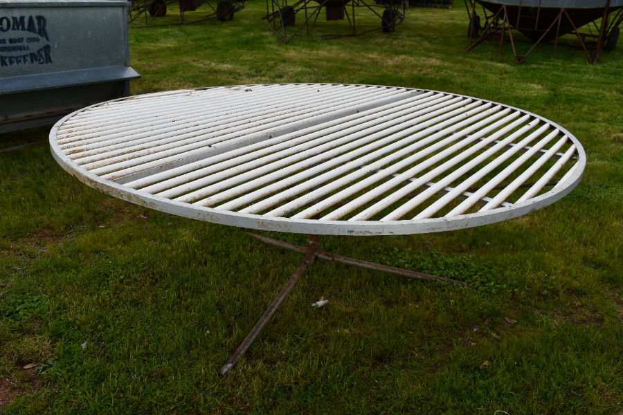 Lot 6 - Lyco round wool table | AuctionsPlus