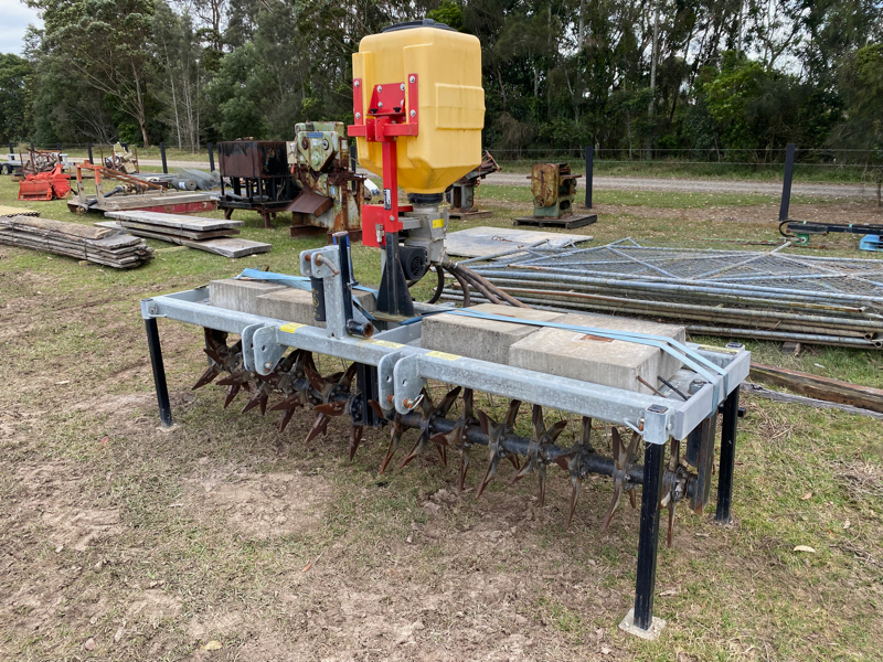 Lot 37 - FarmTech Aerator with Technik-Plus air seeder (property sold ...