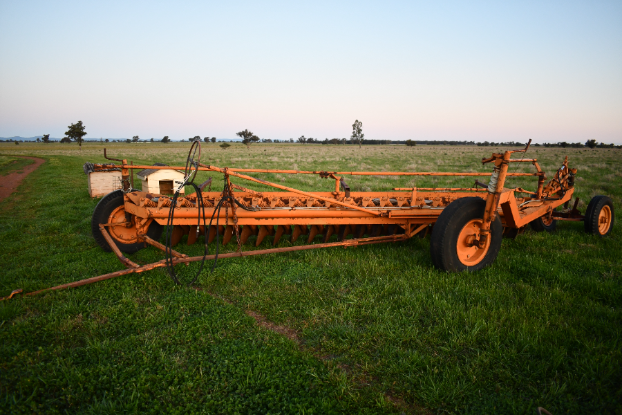 Lot 25 - Chamberlain 22 disc plough | AuctionsPlus