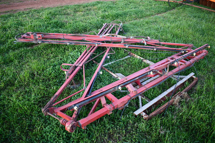 Lot 26 - Hardi 15m boom | AuctionsPlus