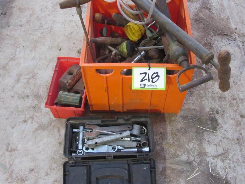 Lot 218 - Old style hand tools | AuctionsPlus