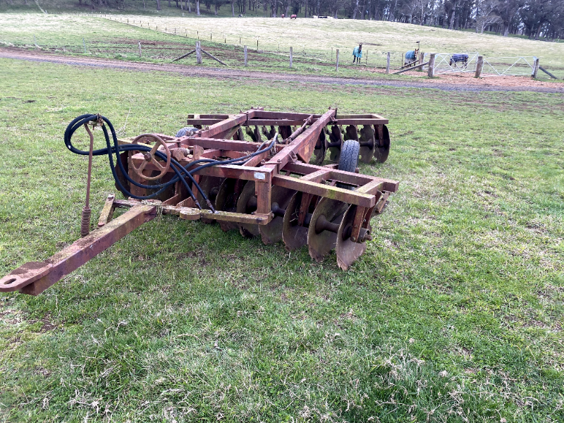 Lot 35 - Napier Grassland offset disk plough | AuctionsPlus