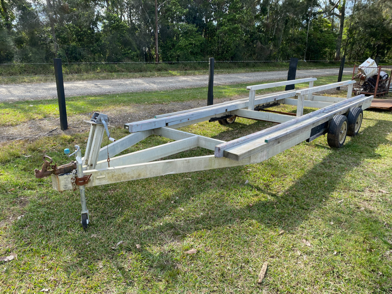 Lot 86 - Pontoon barge trailer (property sold, no reserve) | AuctionsPlus