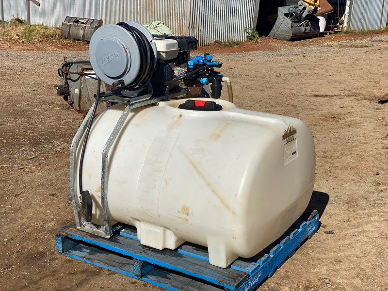 Lot 49 - Rapidspray Silver Selection 600L spray unit, as new | AuctionsPlus