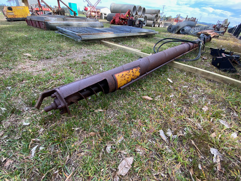 Lot 107 - Hydraulic auger with power pack (property sold, no reserve ...