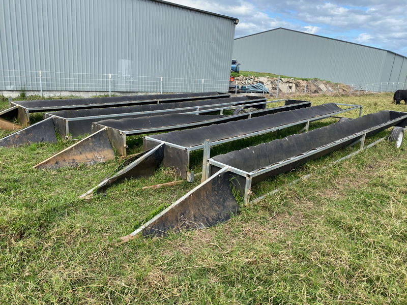Lot 120 - Feed trough (1 of 5) | AuctionsPlus