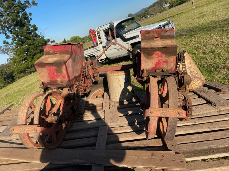 Lot 79 - Massey Ferguson 2 row corn planter | AuctionsPlus