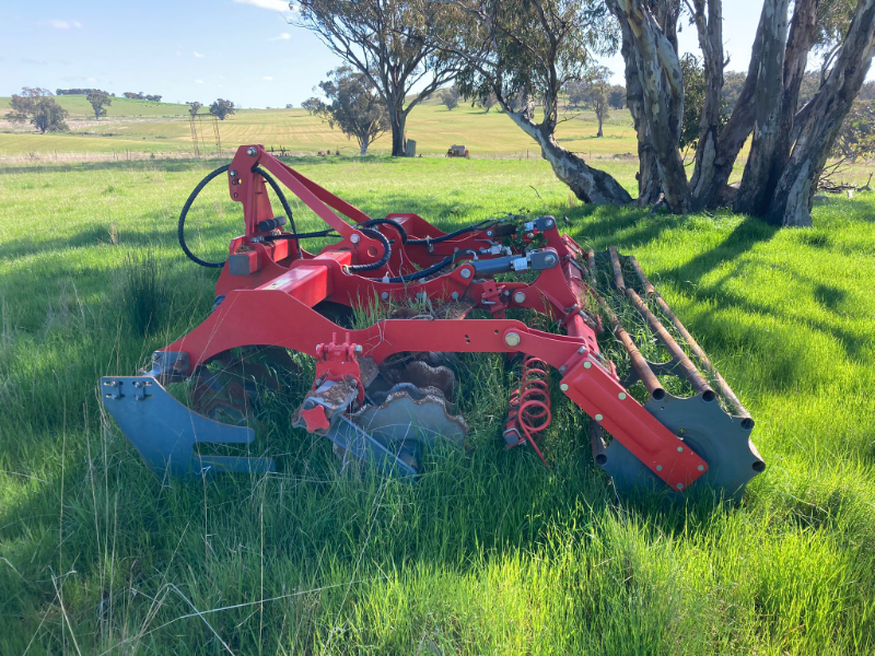 Lot 146 - UNIA 3.5m Speed Tiller | AuctionsPlus