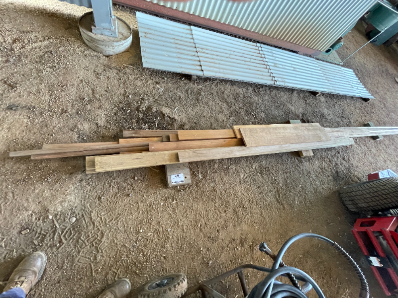 Lot 95 - Internal skirting timber and sundry timber | AuctionsPlus