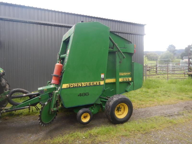 Lot 213 - John Deere 466 Silage Special Round Baler | AuctionsPlus