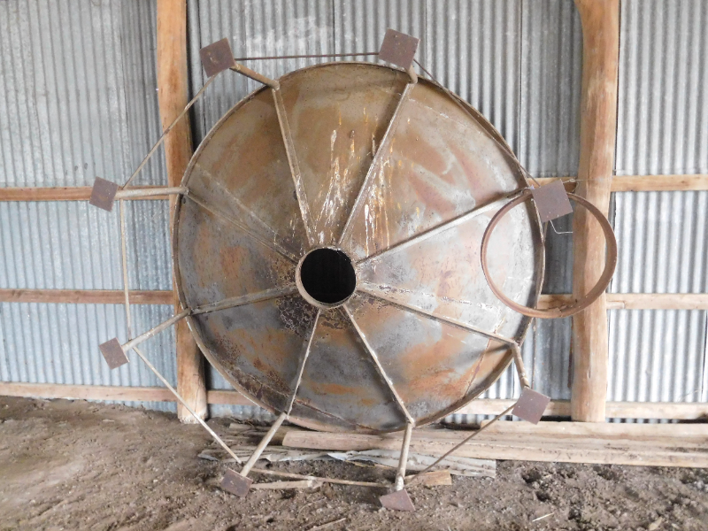 Lot 227 - Silo base and hopper | AuctionsPlus