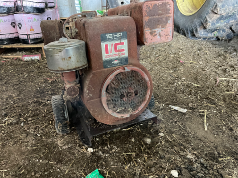 Lot 31 - Dunlite Generator | AuctionsPlus