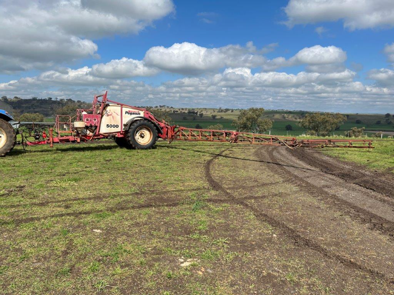 Lot 20 - Croplands Pegasus Boom Spray | AuctionsPlus
