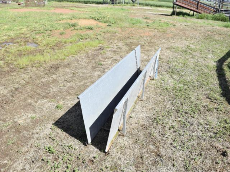 Lot 117 - Sheep Race Divider | AuctionsPlus