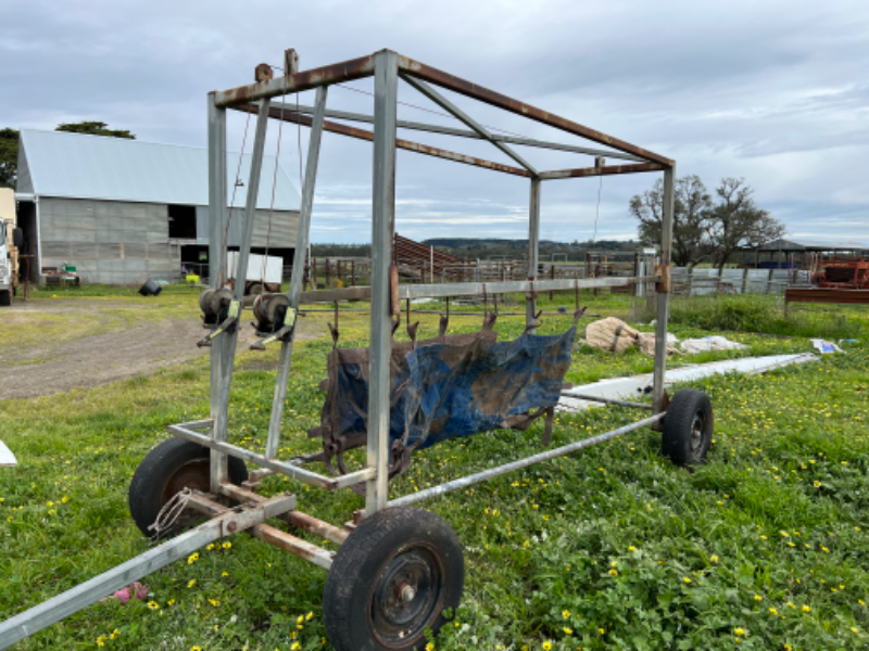 Lot 70 - Cattle lifter | AuctionsPlus