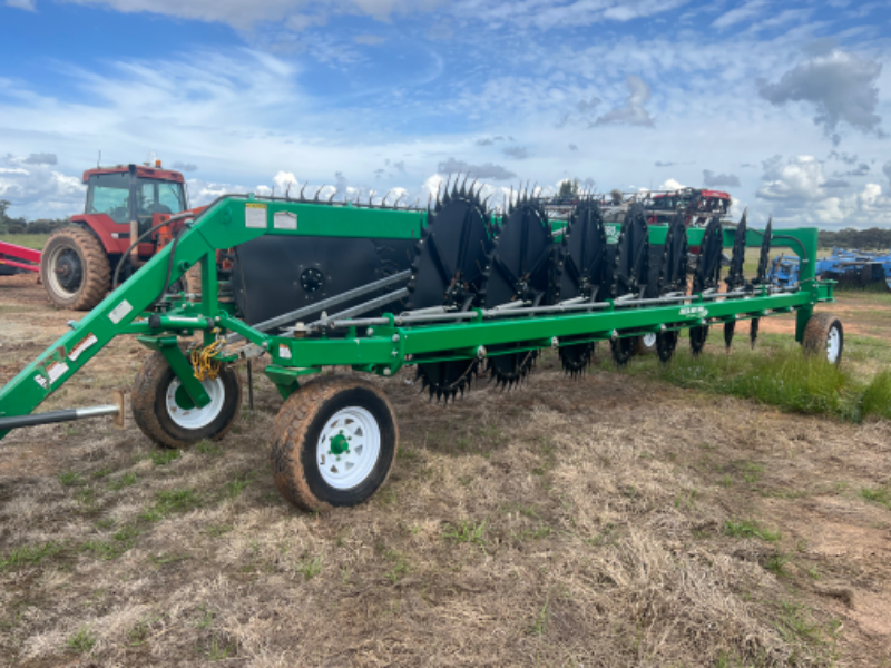 Lot 32 - HAY RAKE | AuctionsPlus