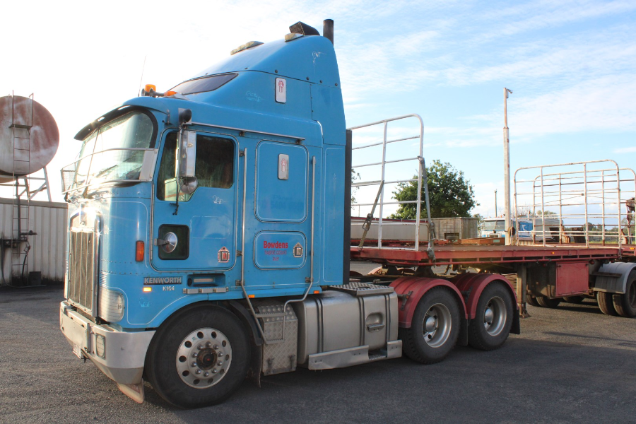 Lot 4 - 2005 Kenworth Aerodyne K104 | AuctionsPlus