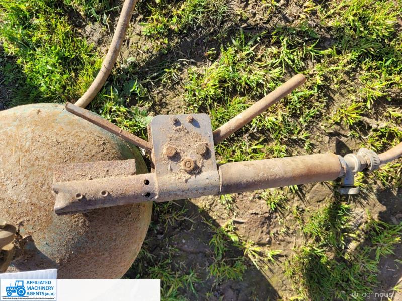 Lot 157 - Gas Operated Lamb Tail Docker | AuctionsPlus