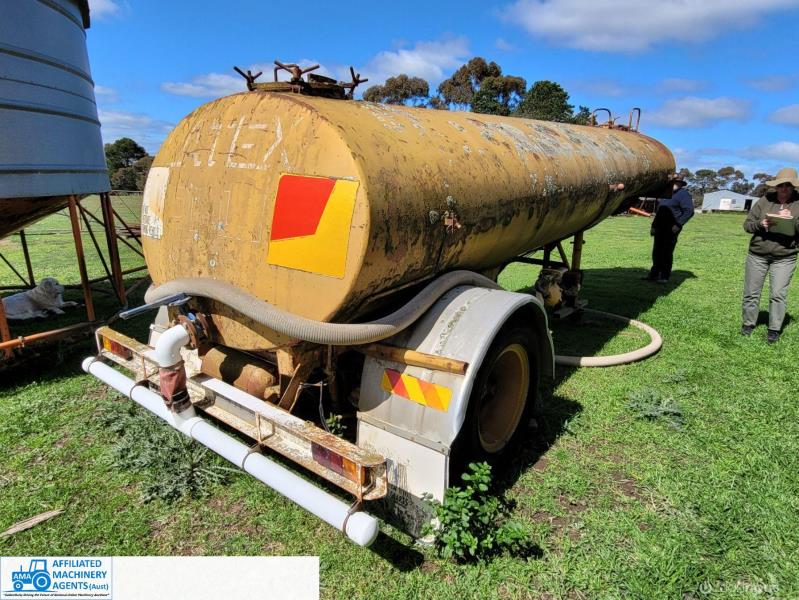 Lot 13 - Single axle Water Tanker | AuctionsPlus
