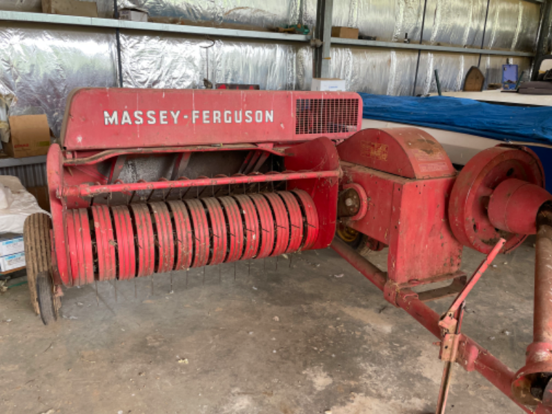 Lot 104 - MASSEY-FERGUSON SQUARE BALER | AuctionsPlus
