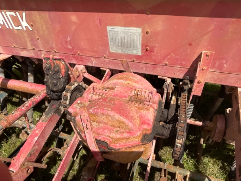 Lot 187 - McCormick 24row International Combine | AuctionsPlus
