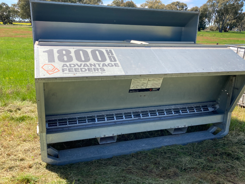 Lot 6 - Advantage 1800 Feeder | AuctionsPlus